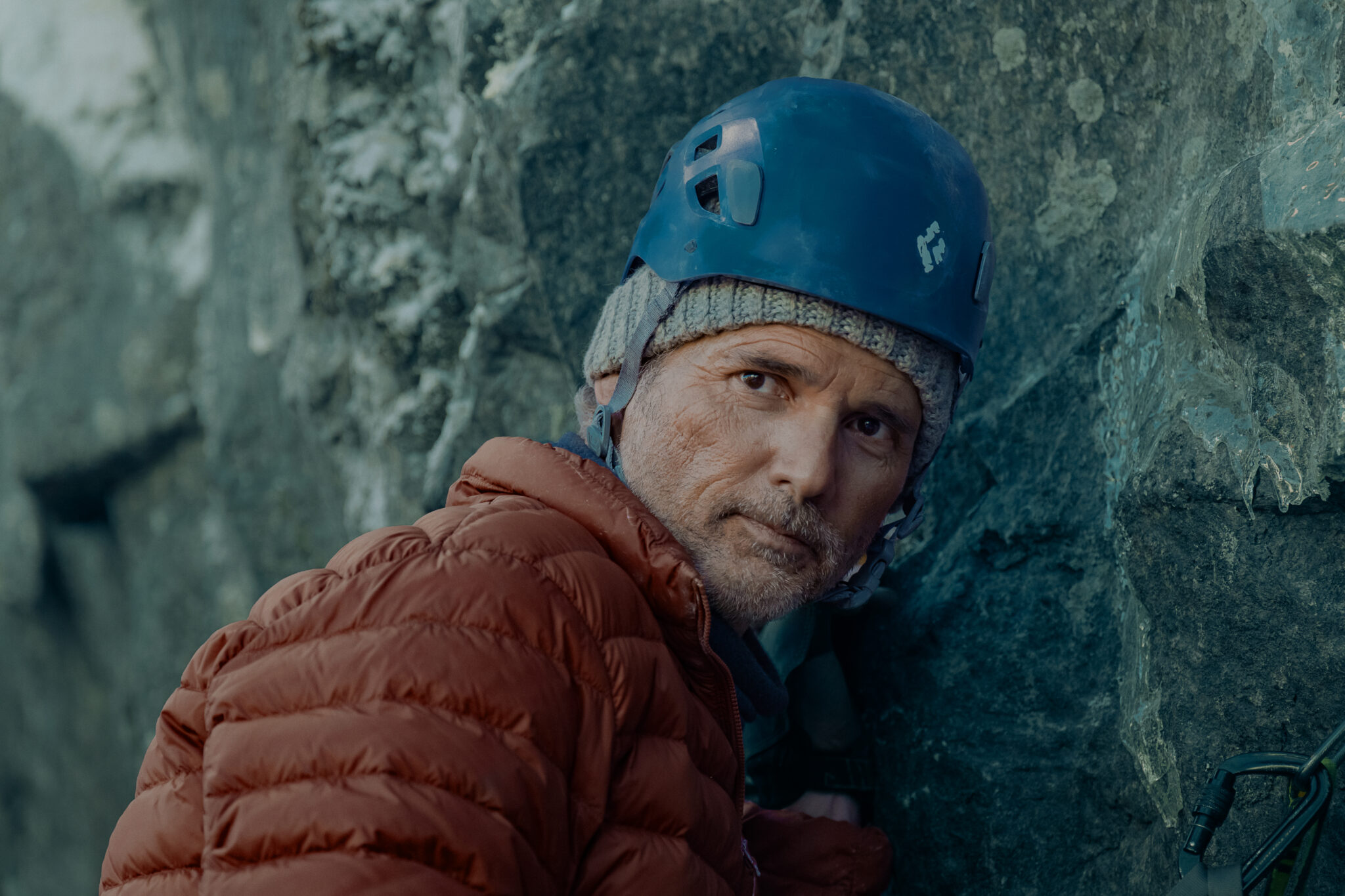 Apex på Netflix: sorgen til en enke er tegnet jegeren velger etter ...
