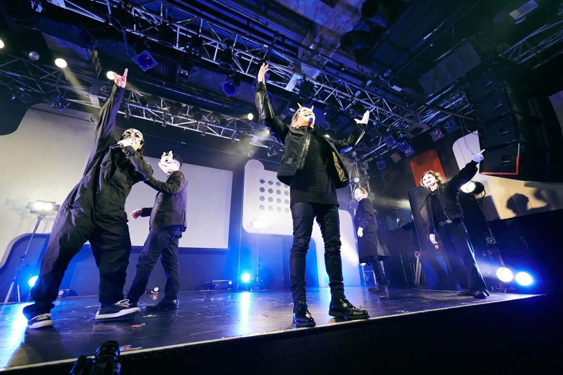 METEORA st.所属 #謎のお面集団 「O-MENZ」が ワンマンライブ『O-MENZ ONEMAN PROJECT "TIME"』を ...